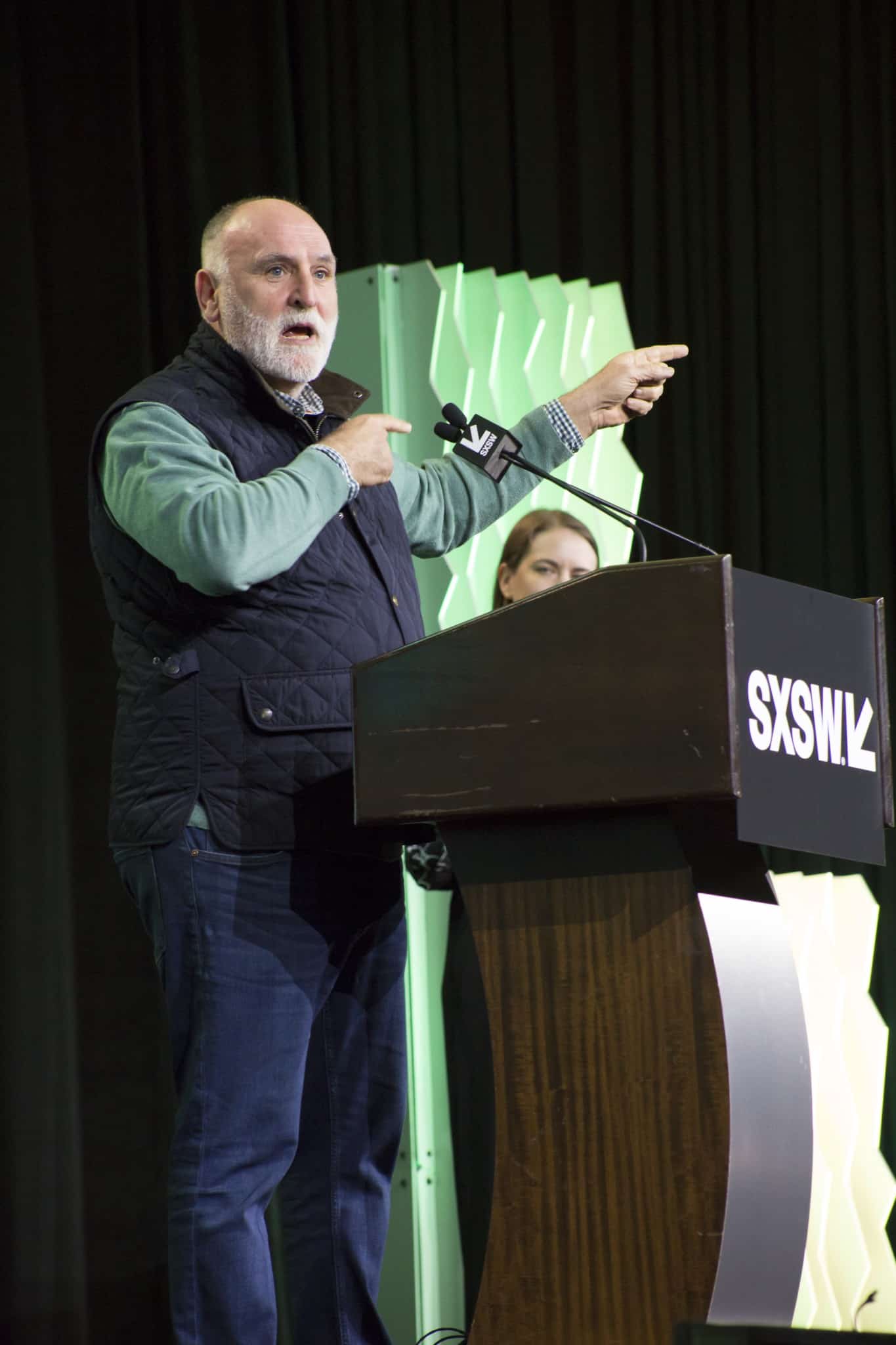 Chef José Andrés Shines Light on Power of Comida, Comunidad and ...